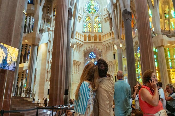 Fast Track: Sagrada Familia Guided Tour - Accessibility and Dress Code