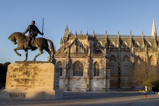 Fátima, Batalha, Nazaré and Óbidos Private Tour - Experiencing the Beaches of Nazaré