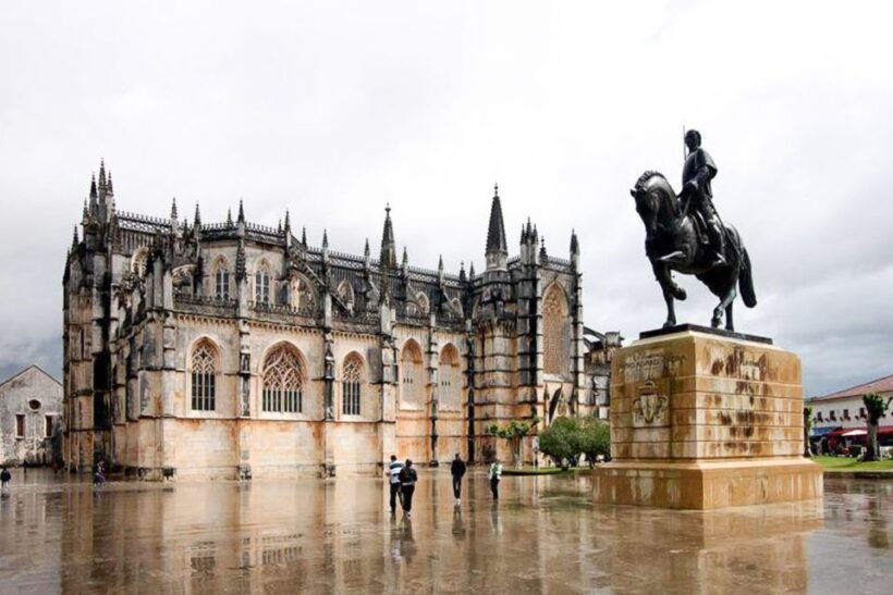Fatima, Batalha, Nazare, Obidos Private Full Day Tour - Who Is This Tour Best For?