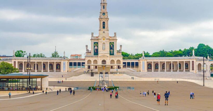 Fátima Holy City Full Day Tour - Key Points