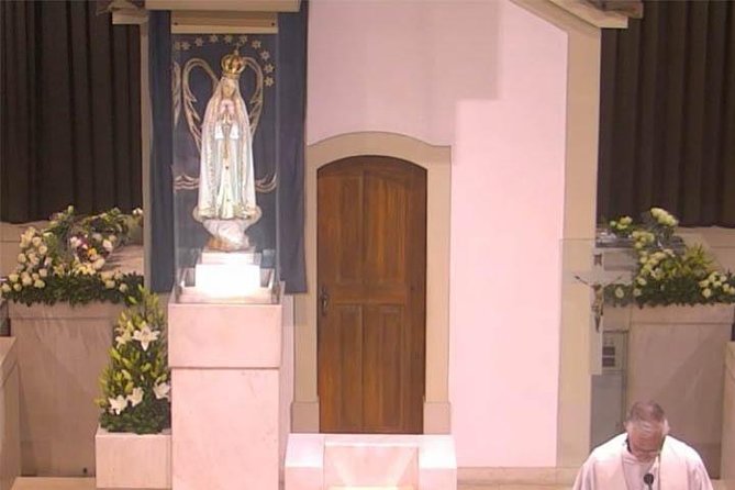 Fátima Message Private Tour With Candle Procession From Lisbon - Accessibility and Additional Information