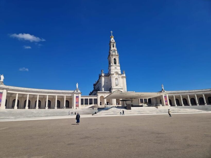 Fatima Sanctuary and Pastorinhos Village Day Trip from Porto - Who Should Consider This Tour