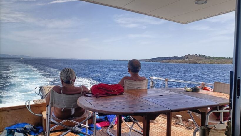 Favignana and Levanzo in relax with yacht Floen - An In-Depth Look at the Favignana and Levanzo Yacht Tour