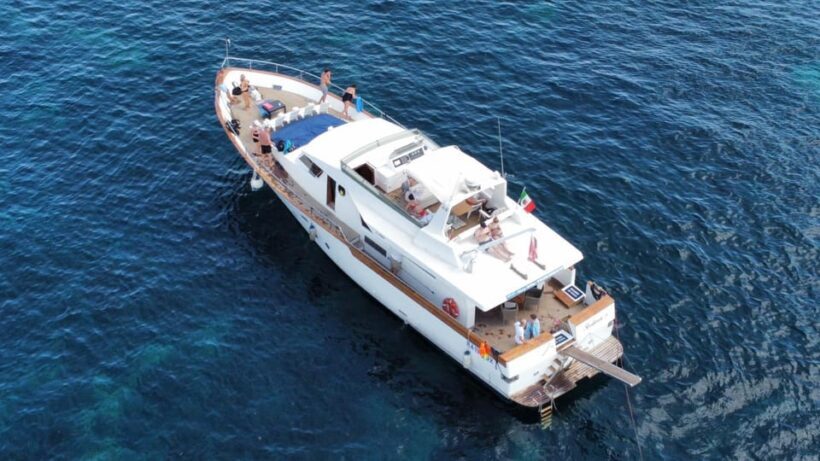 Favignana e Levanzo: tour condiviso Yacht Shalimar IV - How This Tour Offers Value