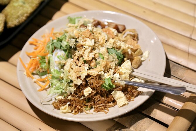 FEMALE TOUR GUIDE | Private Street Food & Sightseeing By Scooter - Who Will Love This Tour?