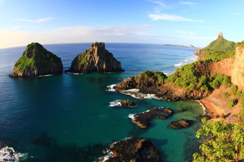 Fernando de Noronha: Catamaran Tour with meal and transfer - Key Points