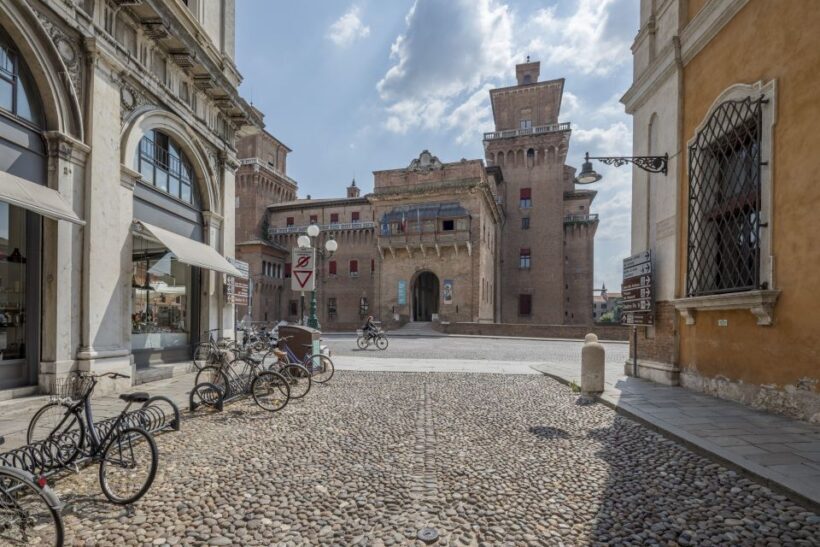 Ferrara: City Highlights Walking Tour with Local Guide - Key Points