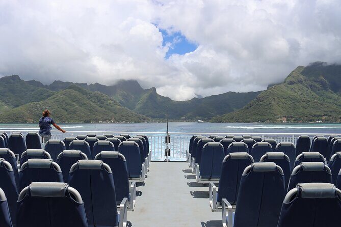 Ferry Transfer between Papeete, Tahiti and Moorea - The Ferry Experience: A Closer Look