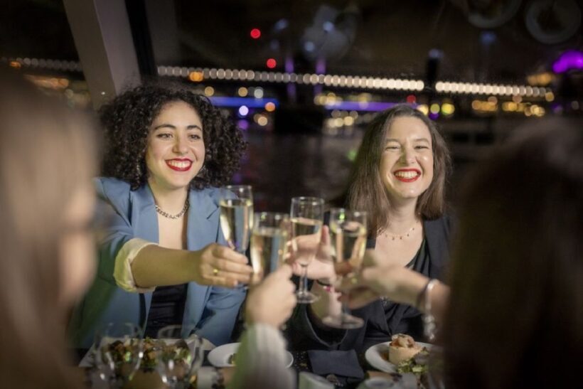 Festive London New Years Eve 3-Course Dinner Cruise - Key Points