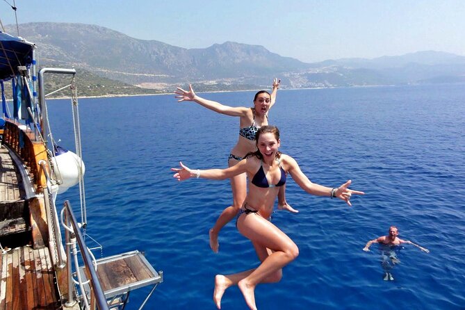 Fethiye Oludeniz Boat Trip With Butterfly Valley And Six Islands - Onboard Experience and Lunch