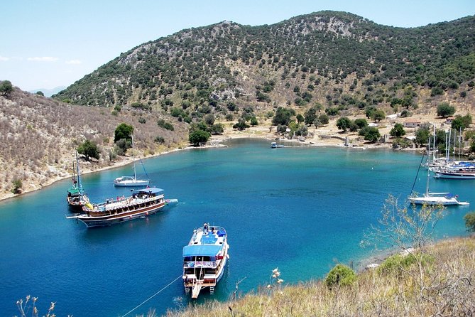 Fethiye Sailing 12 Islands Boat Trip - Key Features and Amenities