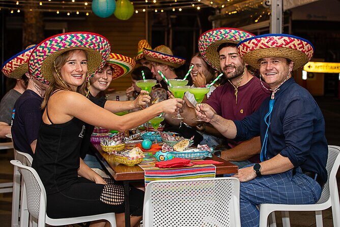 Fiesta De Kayak Twilight Kayak - Key Points