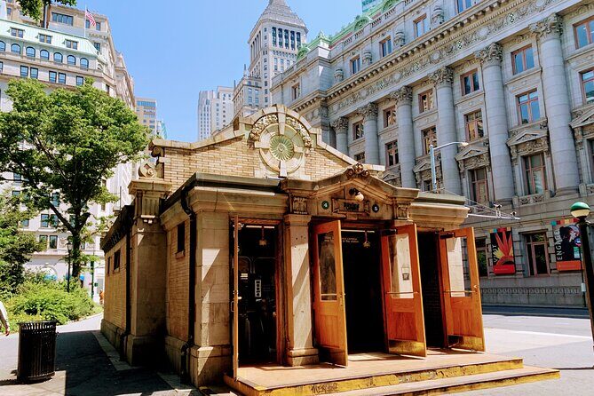 Financial District Walking Tour History, Culture, and Landmarks - A Close Look at the Itinerary