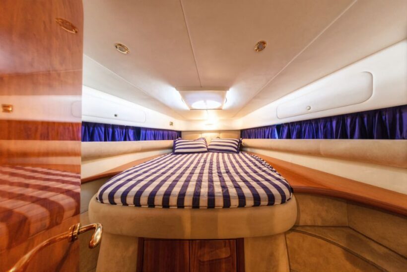 Fira: Private Sunset Cruise with BBQ, Drinks and Hot Springs - FAQ