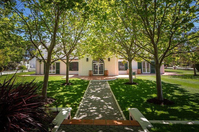 First Class Lunch and Margaret River Wine Tour - Key Points