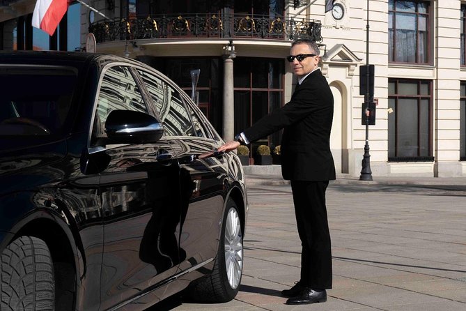 First class Warsaw Airport Transfer (WAW) - Key Points