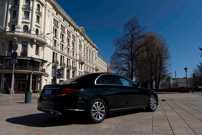 First class Warsaw Airport Transfer (WAW) - The Sum Up