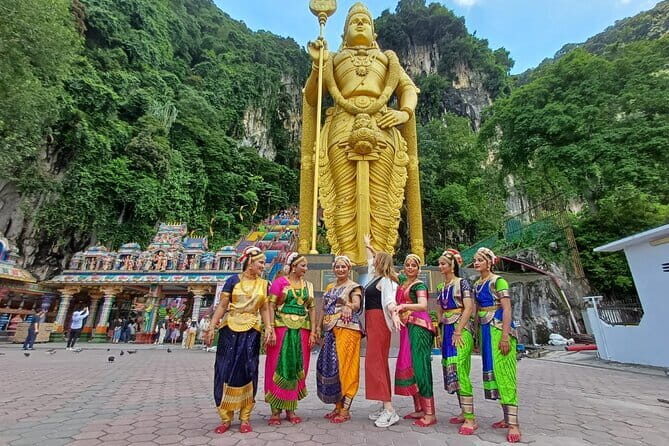 First Day : Arrival Transfer with Malaysia Countryside and Batu Caves Tour - A Detailed Look at the Itinerary