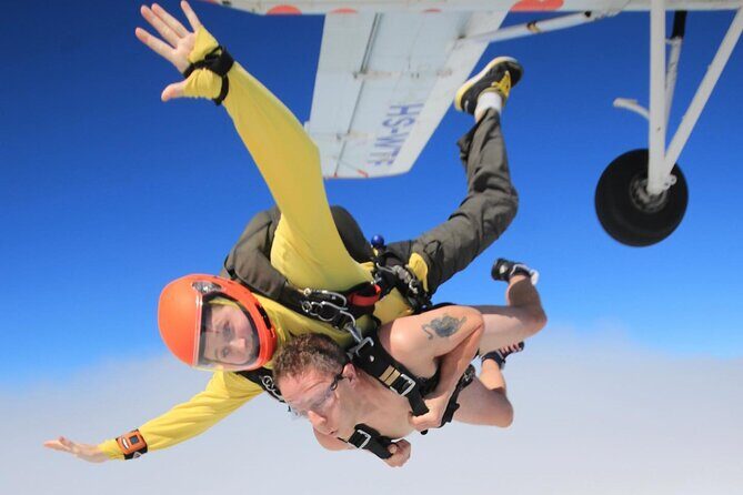 First Jump Tandem Skydive Pattaya Include Pickup Transfer - A Close Look at the Experience