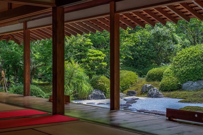 First Time in Kamakura? Enjoy a Tour of All Must-Sees! - Exploring Tsurugaoka Hachimangu Shrine