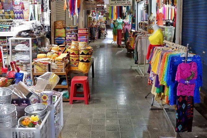 Fish & Traditional Market Package Visit - Authentic Moments and Local Flavors