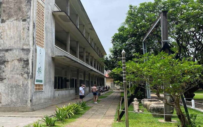 Five Top Killing Field, Toul Sleng, Royal Palace, Wat Phnom - The Itinerary: What to Expect