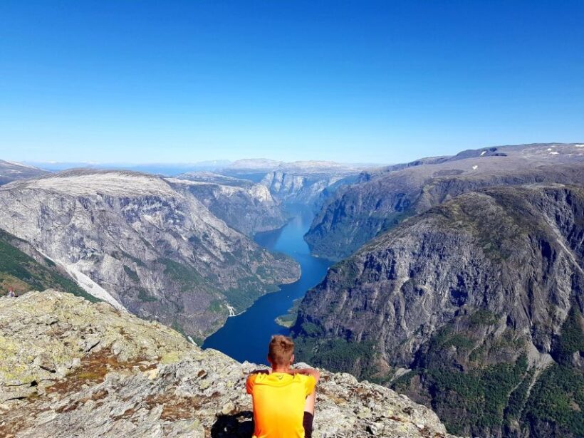 Flåm: Borgund Stave Church, Lærdal, and Stegastein Tour - The Itinerary in Detail