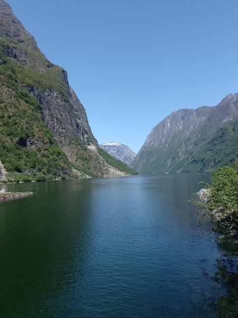 Flåm: Borgund Stave Church, Lærdal, and Stegastein Tour - The Experience: Authenticity and Practicality