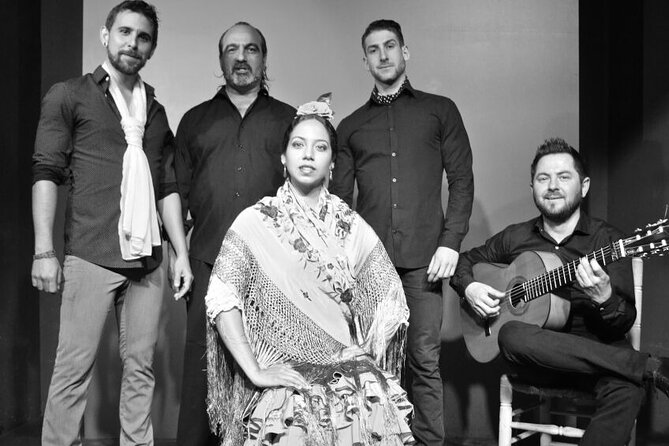 Flamenco show at the foot of the Giralda in Seville - FAQ
