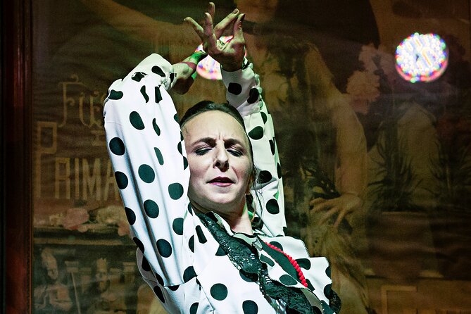 Flamenco Show in Seville at Bar and Tapas - Performances and Artistic Quality