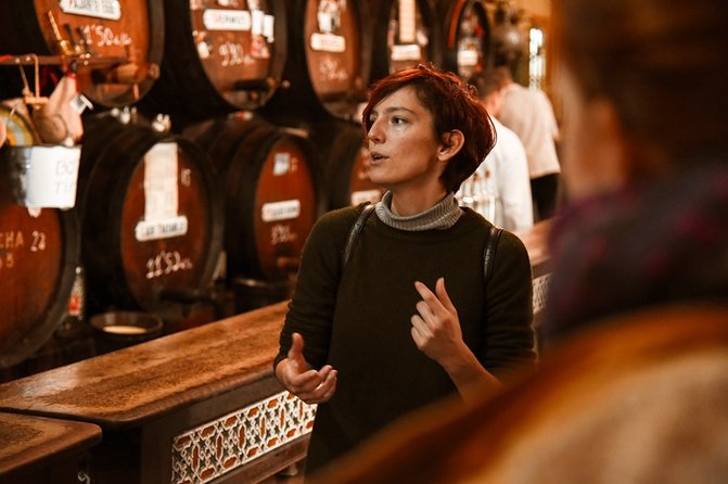 Flamenco, Tapas and Wine Tour: Best of Málaga in One Evening - Guide Testimonials