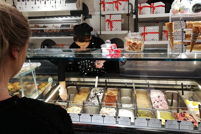 Flavors of Naples Decumani Street Food and Sightseeing Tour - Walking Through Historic Decumani