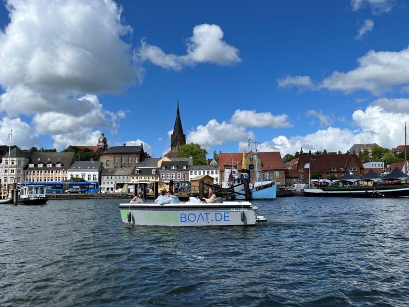 Flensburg: E-Boat rent - Who Will Love This Experience?