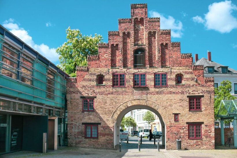 Flensburg: Private Guided Walking Tour - Exploring Flensburg: A Private Guided Walking Tour Review