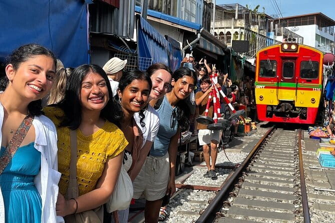 Floating and Railway Markets Private Tour - Key Points