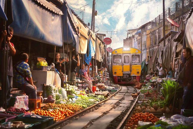 Floating Market with Wat Bang Kung Temple and the Railway Market - FAQ