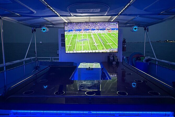 Floating Tailgate Tour at Crab Island and Watch Football on Water - FAQs