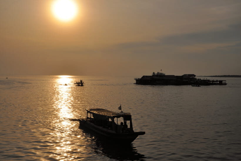 Floating Village Tour with Khmer Meal & Beer - Key Points