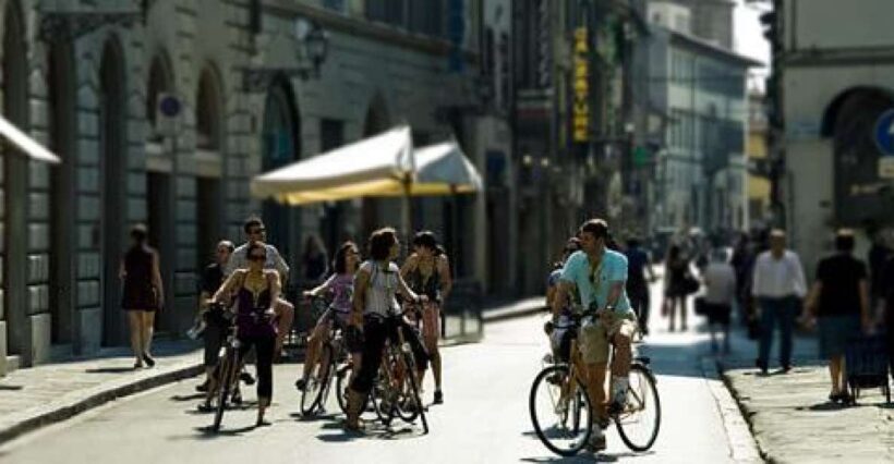 Florence: 2.5 hour Audio Guided Bike Tour led by Tour Leader - The Sum Up