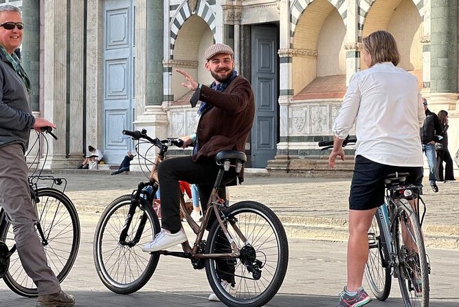 Florence by Bike: A Guided Tour of the City's Highlights - Discovering Piazza Della Signoria