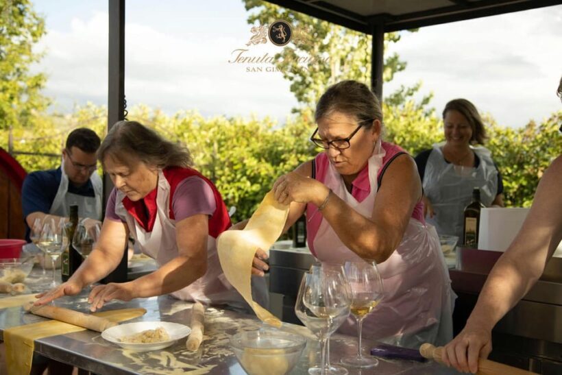 Florence: Cooking Class in San Gimignano with Wine Tasting - Key Points