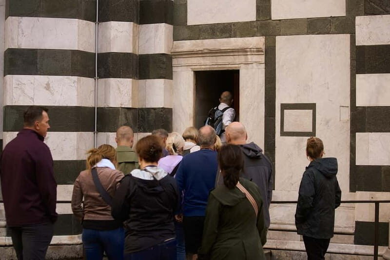 Florence: Duomo Dawn Entry with Key Holder & Dome Climb Tour - Practical Tips for Visitors