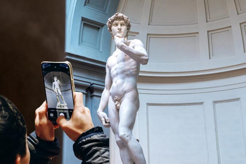 Florence: Exclusive Evening Tour of Michelangelo's David - A Closer Look at the Experience