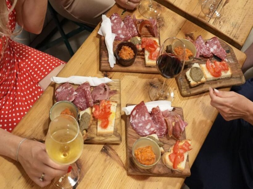 Florence: Food Walking Tour with Local Steak and Tuscan Wine - Sweet Finish at a Gelateria