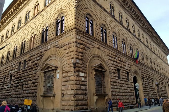 Florence Footsteps of Medici Tour - Minimum Guest Requirements