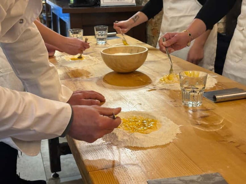 Florence: Handmade Ravioli & Pasta Class with Unlimited Wine - Key Points