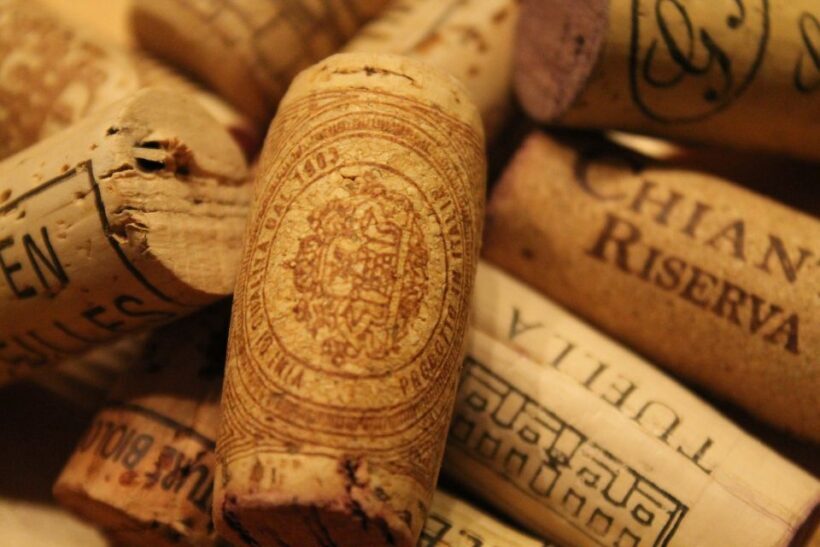 Florence: History Walking Tour with Wine Tasting - Key Points