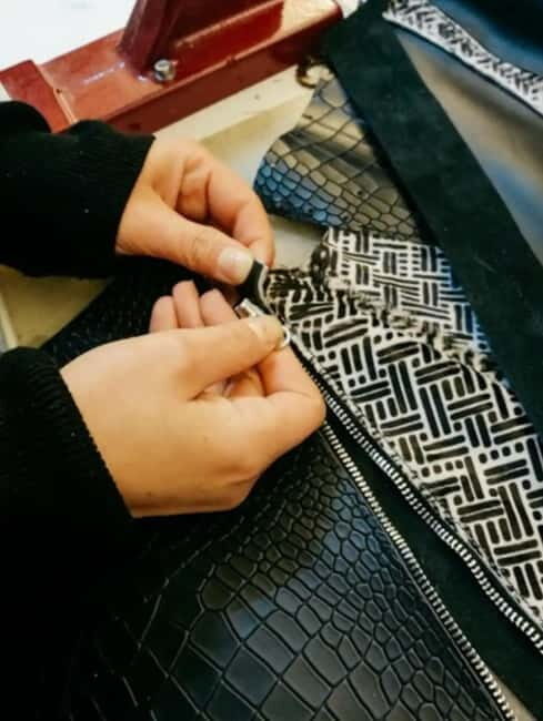 Florence: Leather Wallet-Making Workshop with Coffee - The Craftsmanship and Authenticity