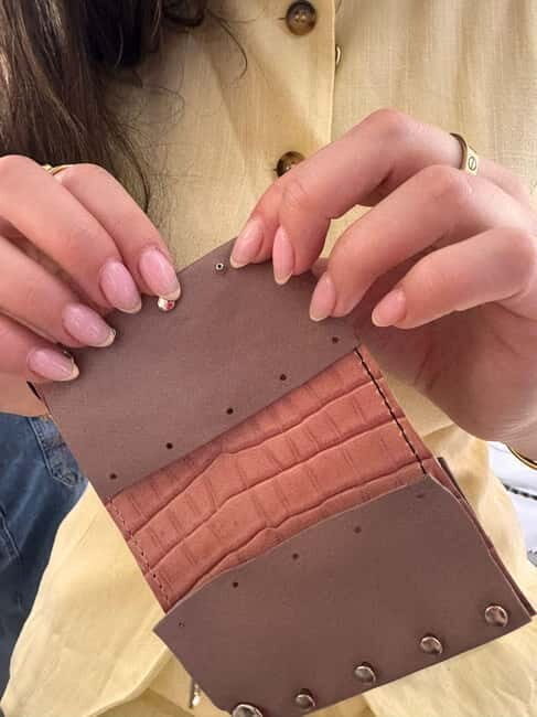 Florence: Leather Wallet-Making Workshop with Coffee - Who Is This Experience Best For?