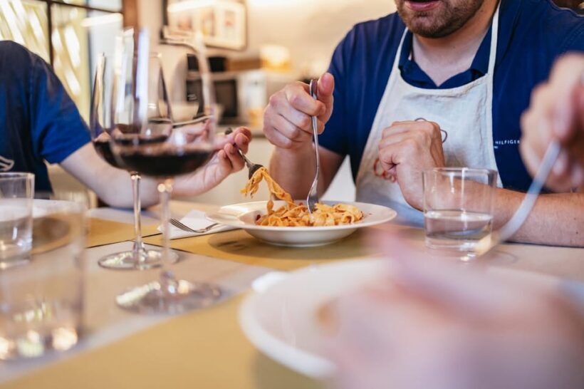 Florence: Pasta and Tiramisu Cooking Class with Local Host - Practical Tips